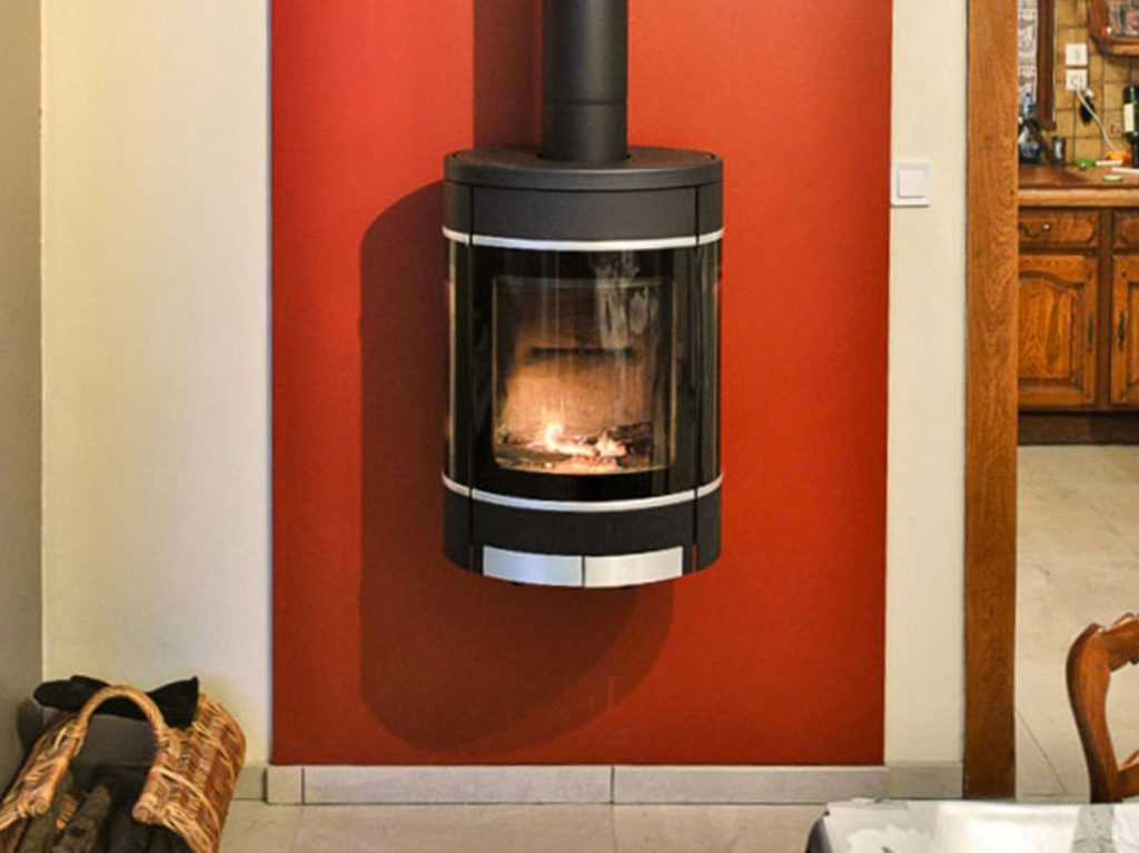 Poêle à bois suspendu à Ymare - Origine Rouen